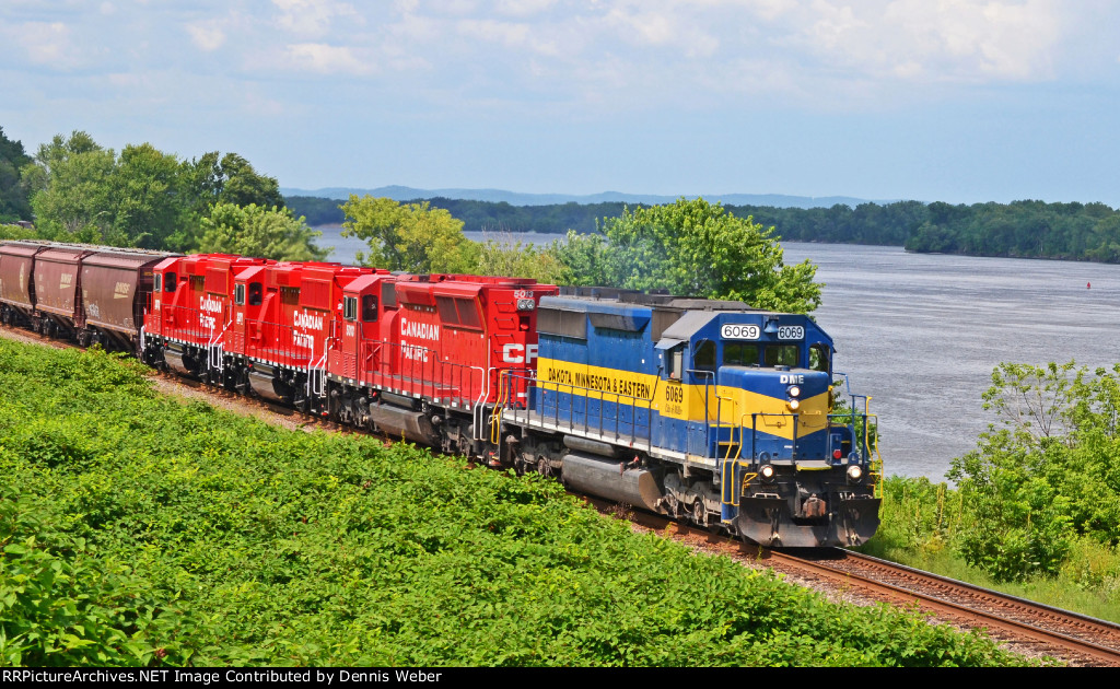 DM&E 6069, CP's River Sub.